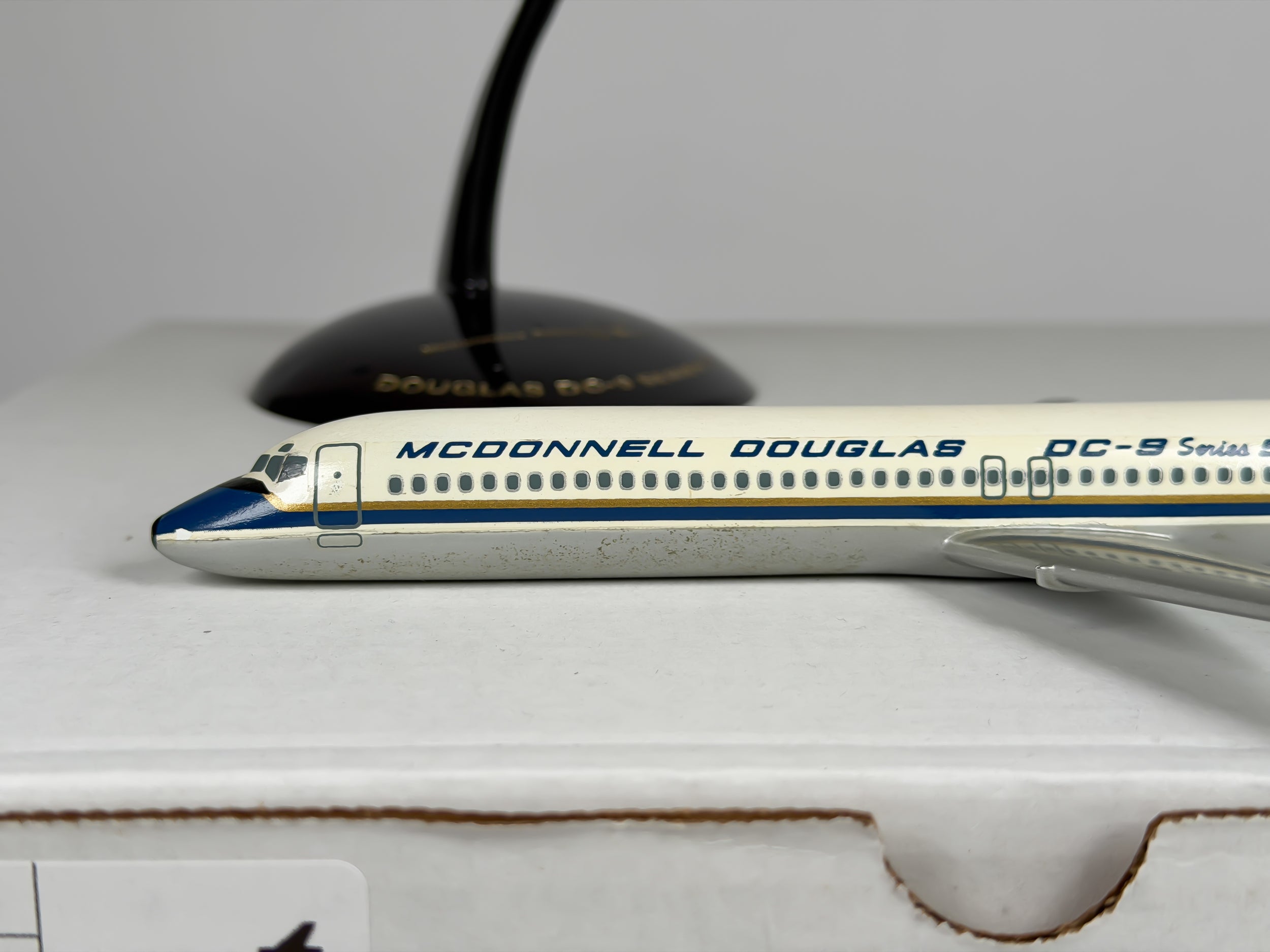 1:200 Douglas House Douglas DC-9-50 (N9000) - Blue/Gold | Air Jet Adva ...